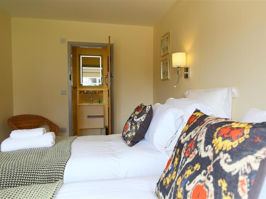 Court Hayes Farm Barns, Wyck Rissington (updated prices 2025)