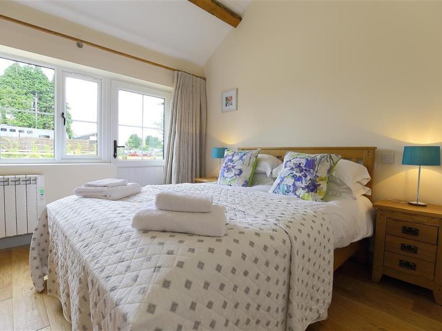 Court Hayes Farm Barns, Wyck Rissington (updated prices 2025)