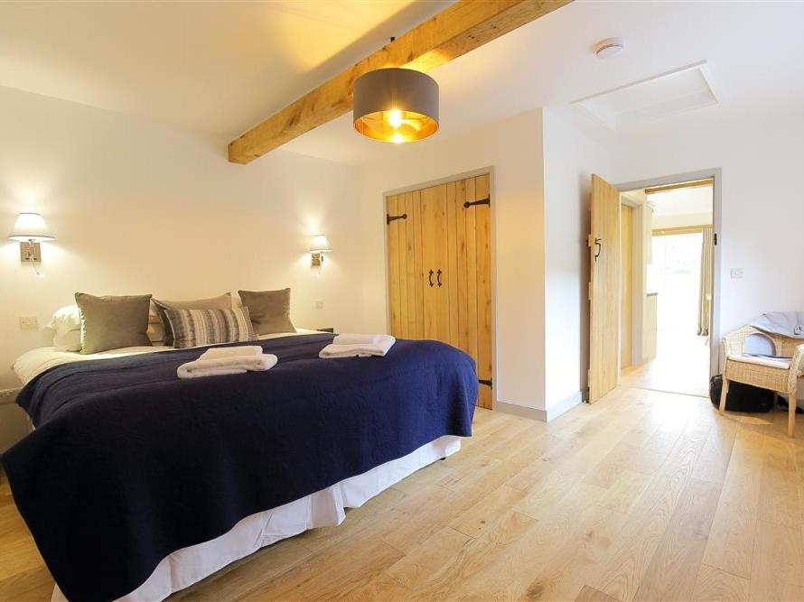 Court Hayes Farm Barns, Wyck Rissington (updated prices 2025)