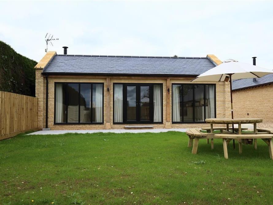 Court Hayes Farm Barns, Wyck Rissington (updated prices 2025)