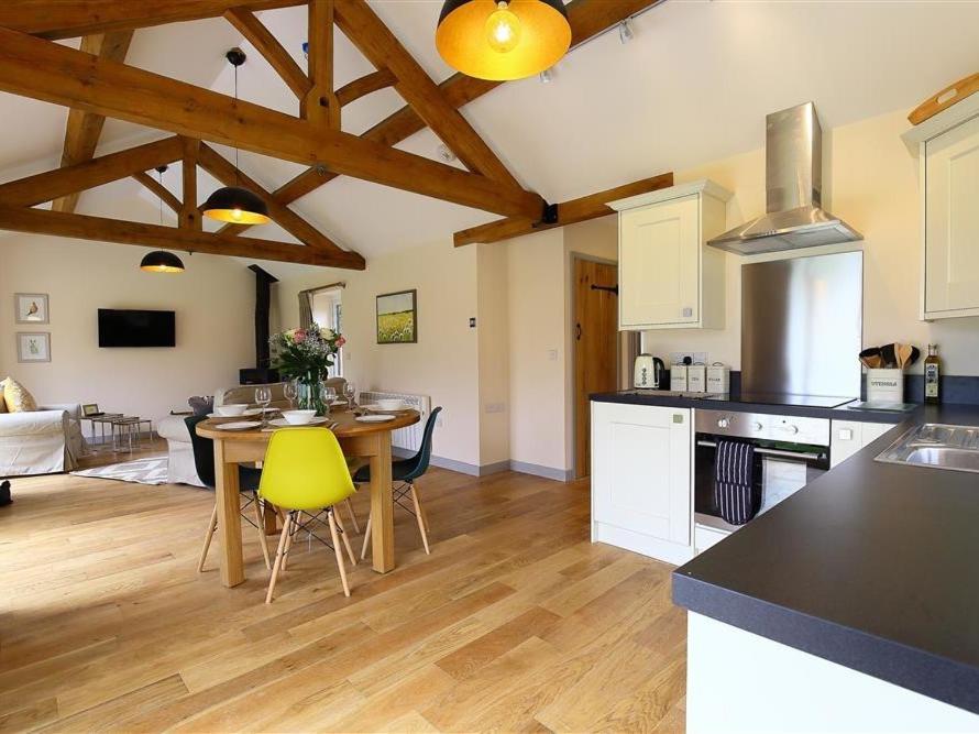 Court Hayes Farm Barns, Wyck Rissington (updated prices 2025)