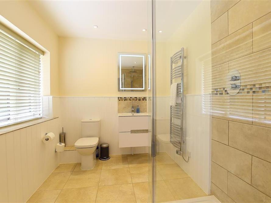 Court Hayes Farm Barns, Wyck Rissington (updated prices 2025)