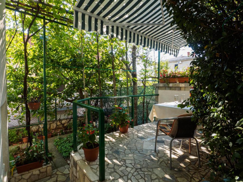 Cozy Studio With Private Terrace Barac, Crikvenica (aktualisierte ...