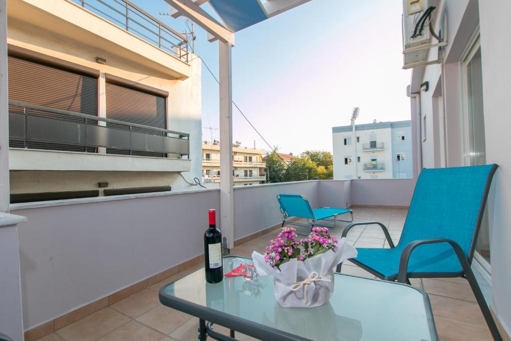 Georgia's Sunny, Spacious! Central Apartment! - Chania