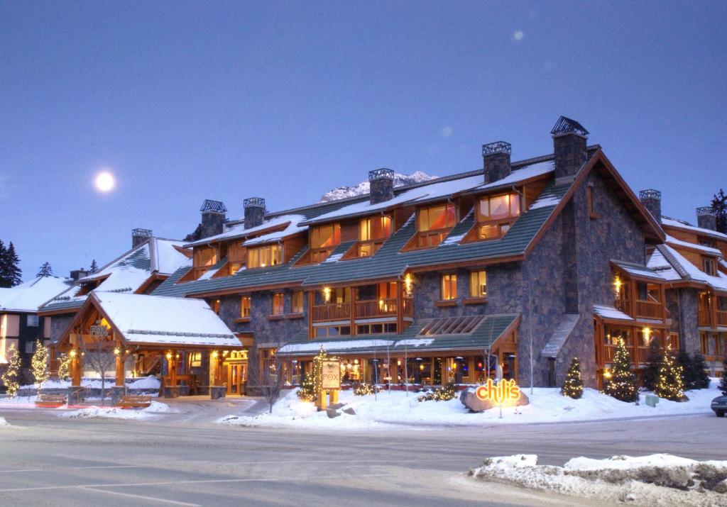 Fox Hotel and Suites, Banff (updated prices 2026)