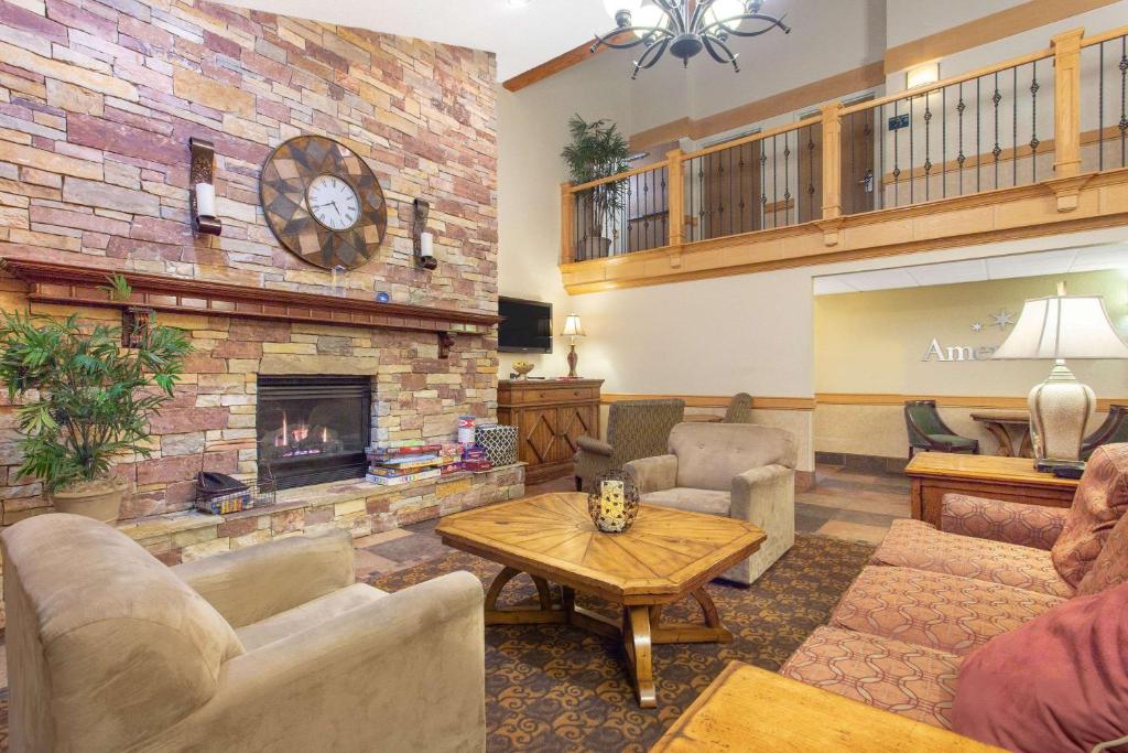 AmericInn by Wyndham Sheboygan, Sheboygan (updated prices 2025)