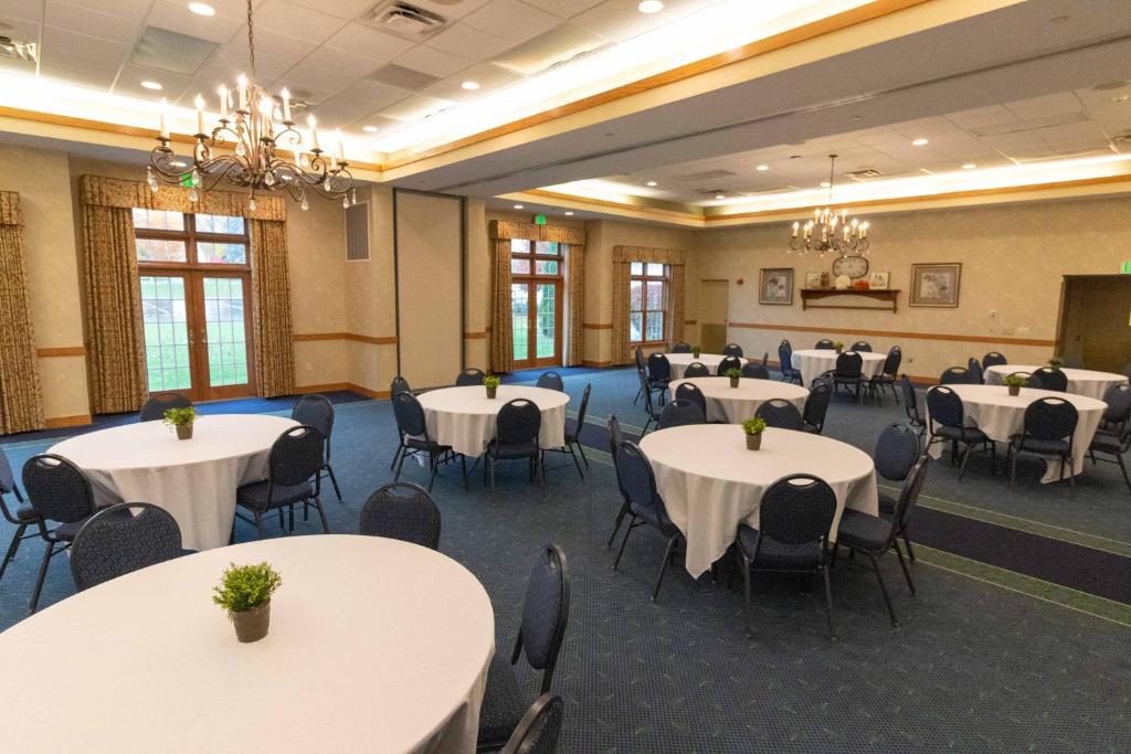 Essenhaus Inn & Conf. Center, Middlebury (updated prices 2025)