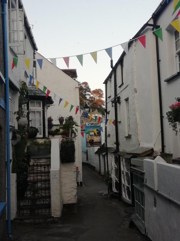 The House on the Props, Polperro (updated prices 2025)