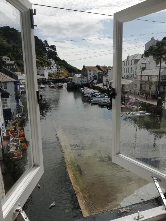 The House on the Props, Polperro (updated prices 2025)