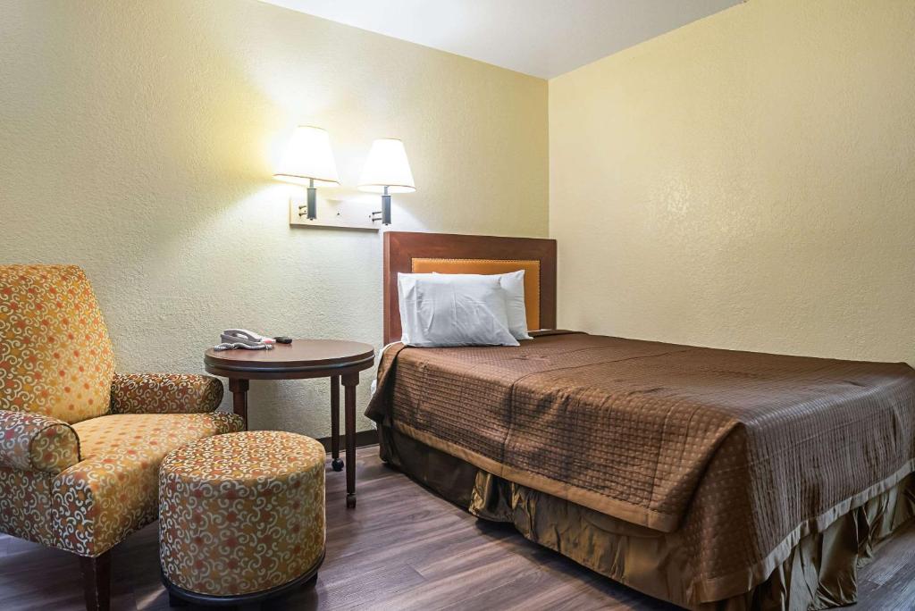 Rodeway Inn Kissimmee Maingate West - Free Theme Park Shuttle, Orlando ...