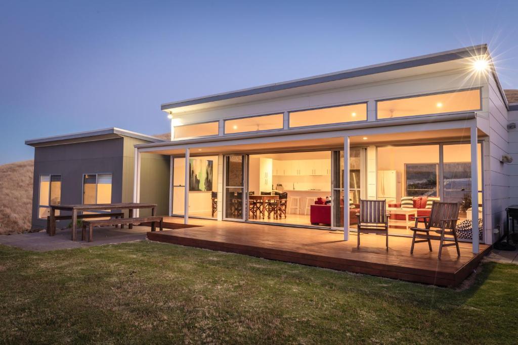 Middle River Beach House - East & West House, Stokes Bay (updated ...