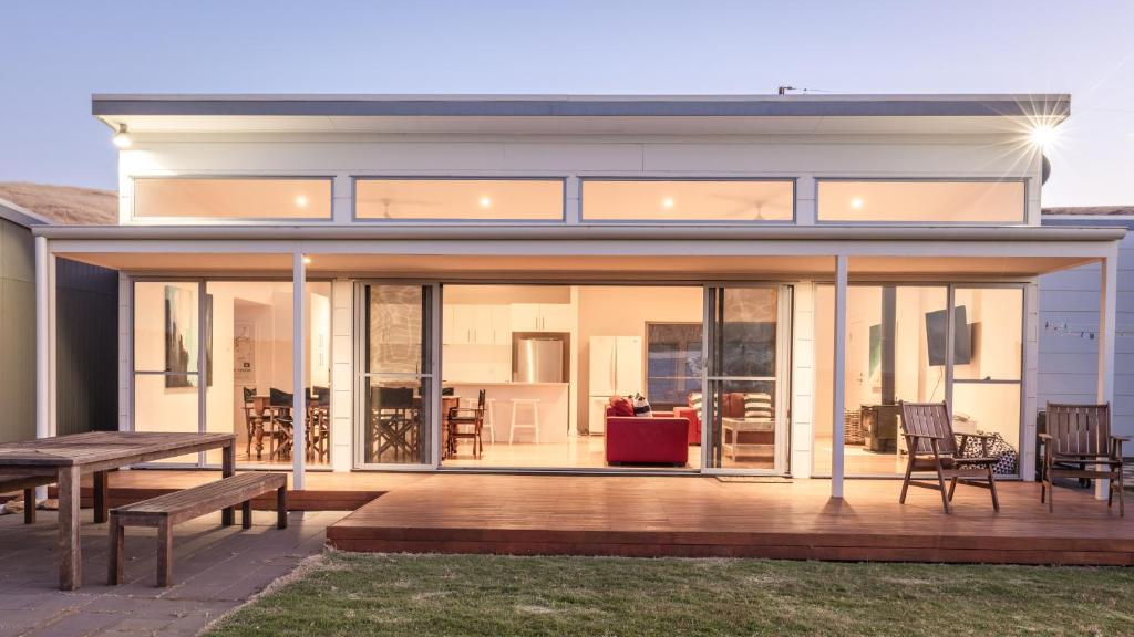 Middle River Beach House - East & West House, Stokes Bay (updated ...