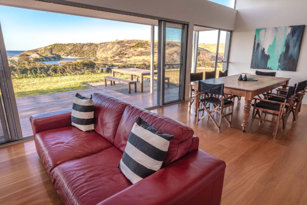 Middle River Beach House - East & West House, Stokes Bay (updated ...