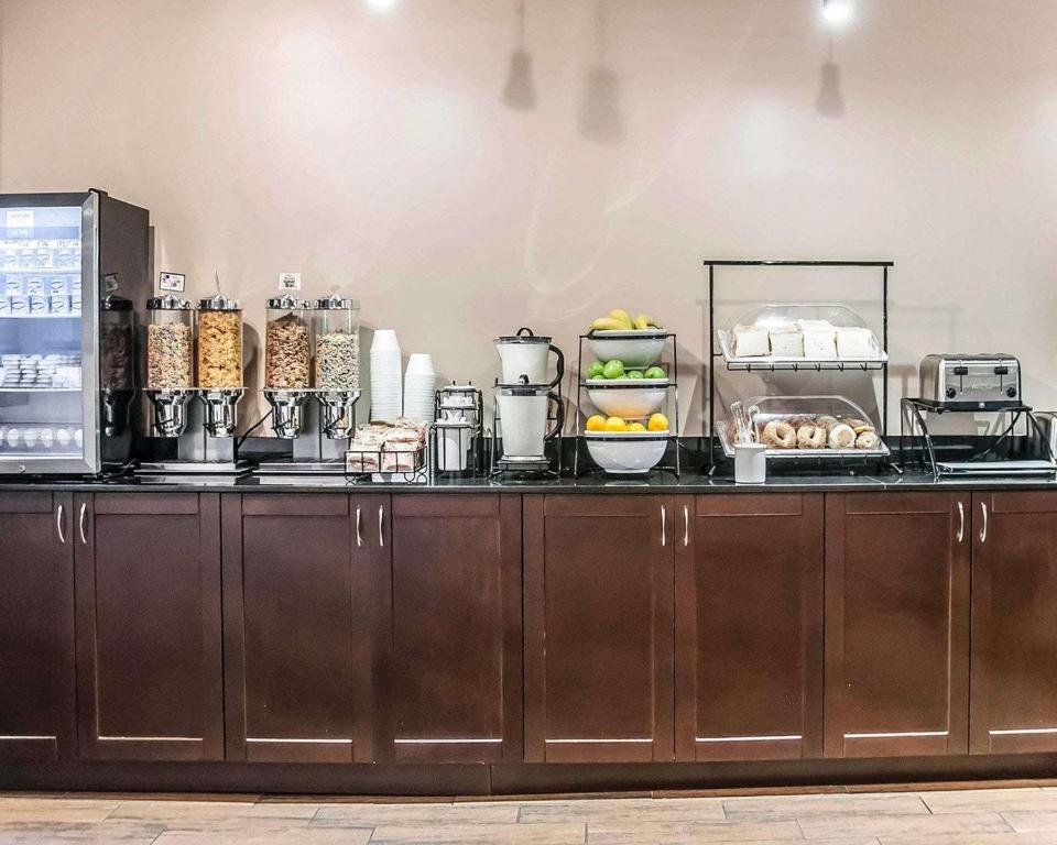 Comfort Inn, Laval (updated prices 2025)