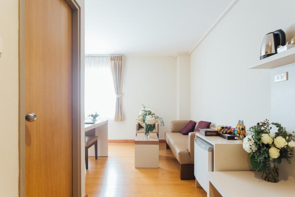 Seasons Siam Hotel, Bangkok (updated prices 2025)
