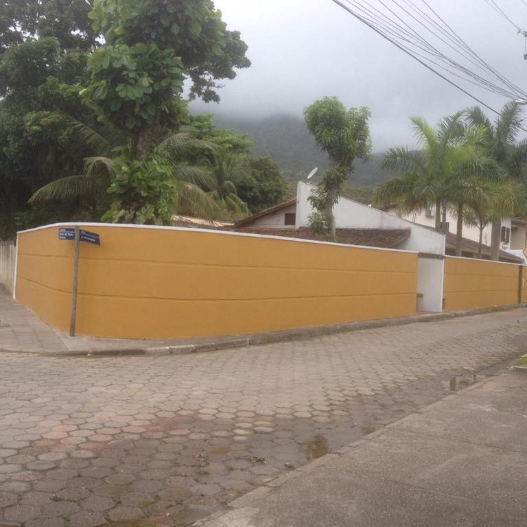 Casa Ilhabela 100 m da Praia do Pequeá- 6 pessoas, Ilhabela (preços ...