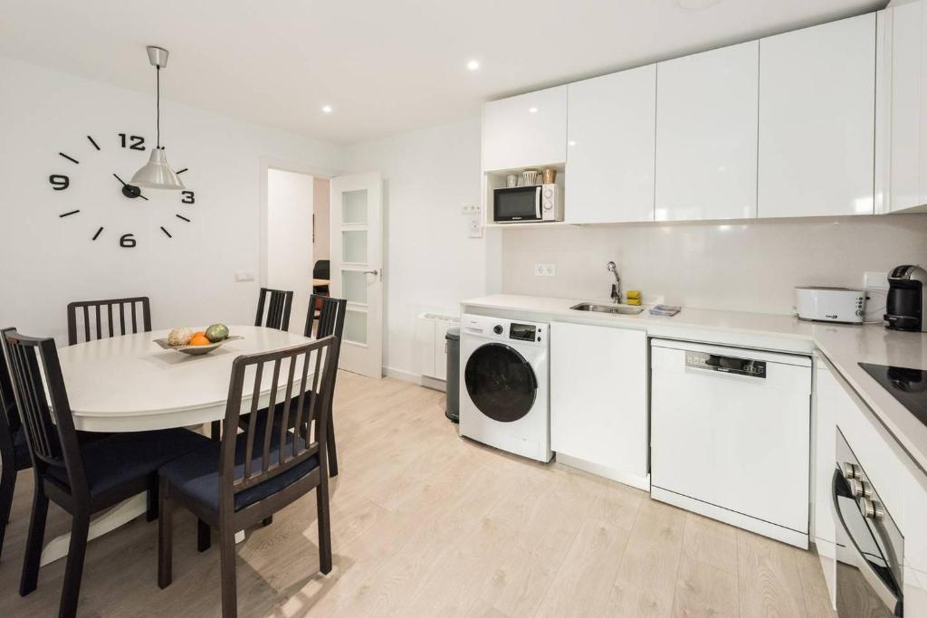 Modern With Ideal Location Next To Atocha Station - Madrid