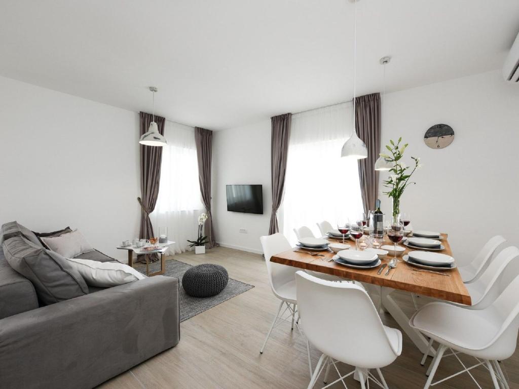 Modern Villa in Nin with Terrace, Nin (updated prices 2025)