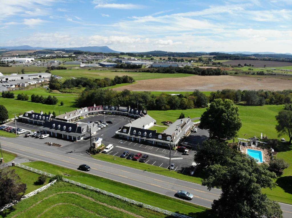 The Village Inn, Harrisonburg – Updated 2024 Prices