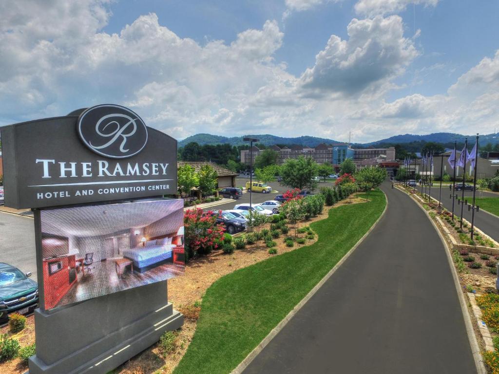 The Ramsey Hotel and Convention Center, Pigeon Forge (updated prices 2025)