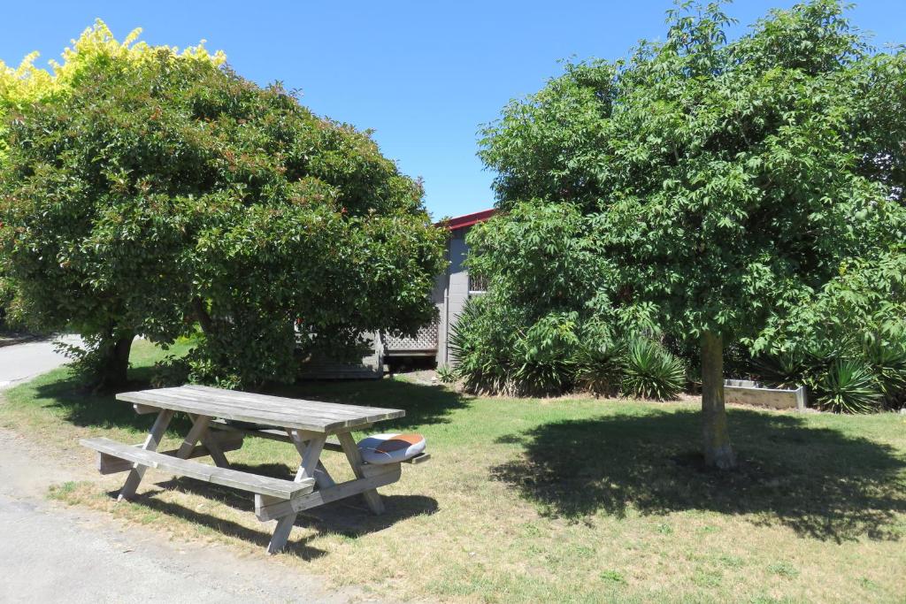 Rangiora Eco Holiday Park, Fernside (updated prices 2025)