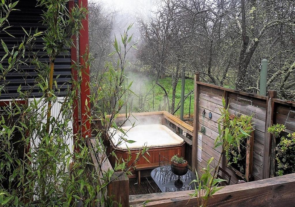 Sutton Spring Art Retreats, Daylesford (updated prices 2025)