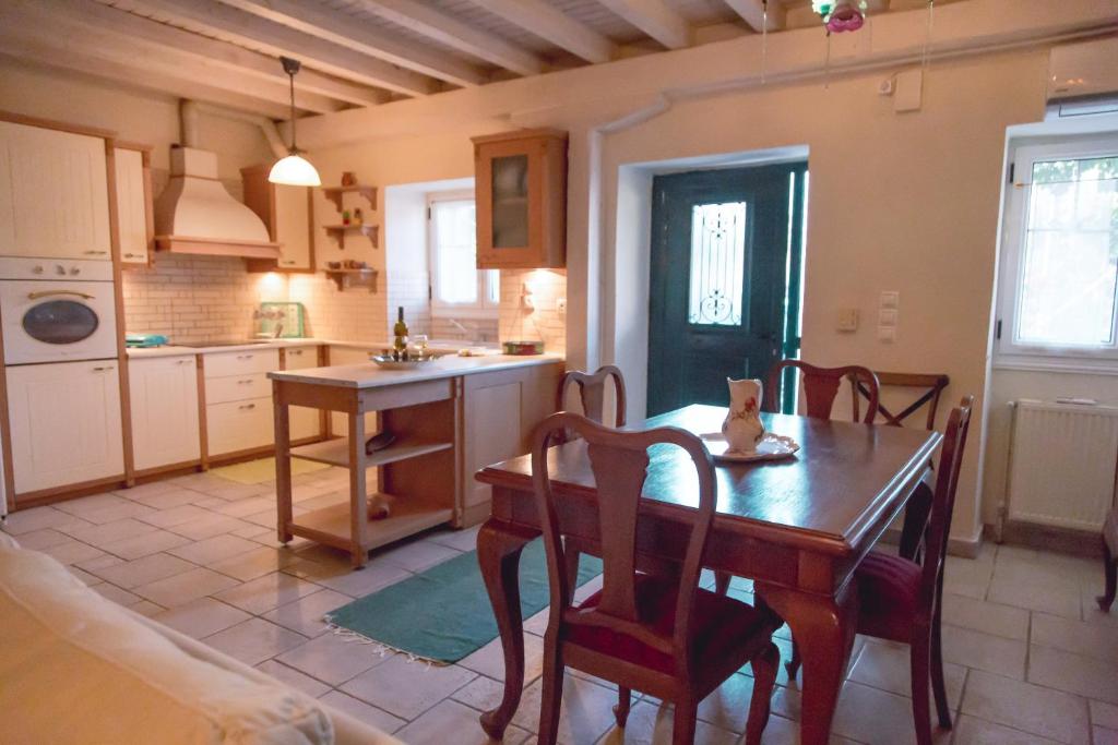 Traditional House in the Centre of Vasiliki, Vasiliki (updated prices 2025)