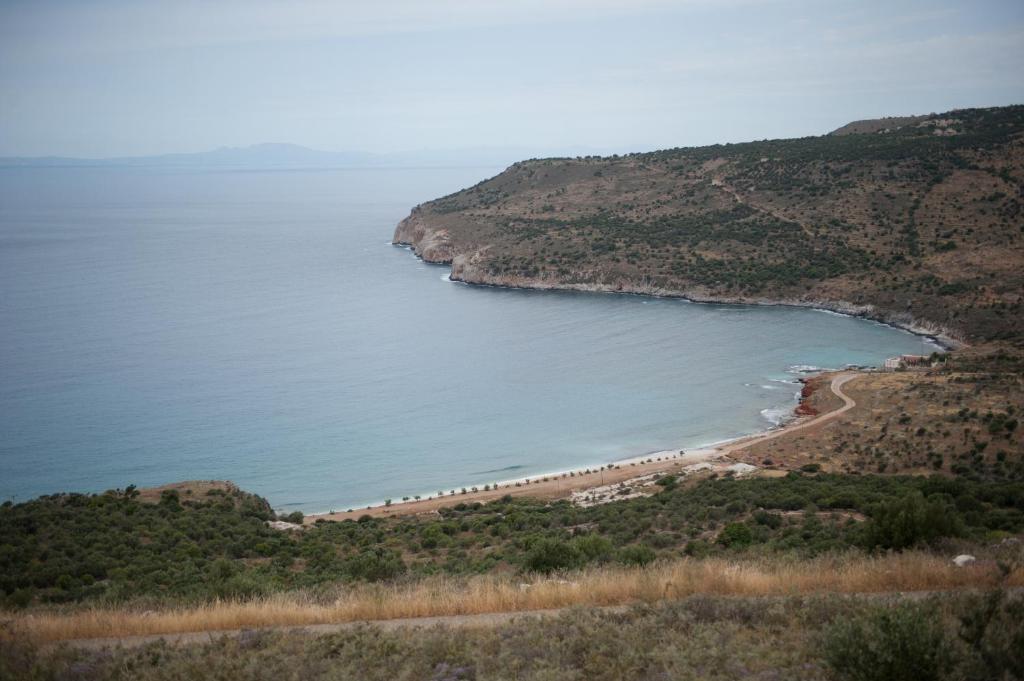 Arapakis Historic Castle, Pyrgos Dirou (updated prices 2025)