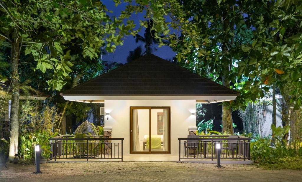 Solina Beach & Nature Resort, Carles (updated prices 2025)