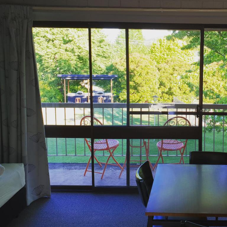 Motel Sierra - Bright, Bright (updated prices 2025)