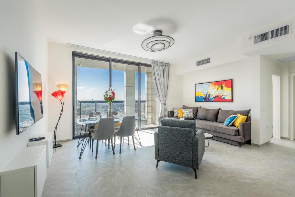 J Tower - Fantastic View - Top Location - Private parking, Jerusalem ...