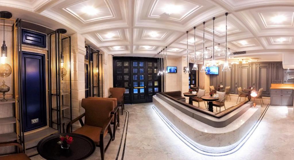 Maroon Tomtom, Istanbul – Updated 2023 Prices