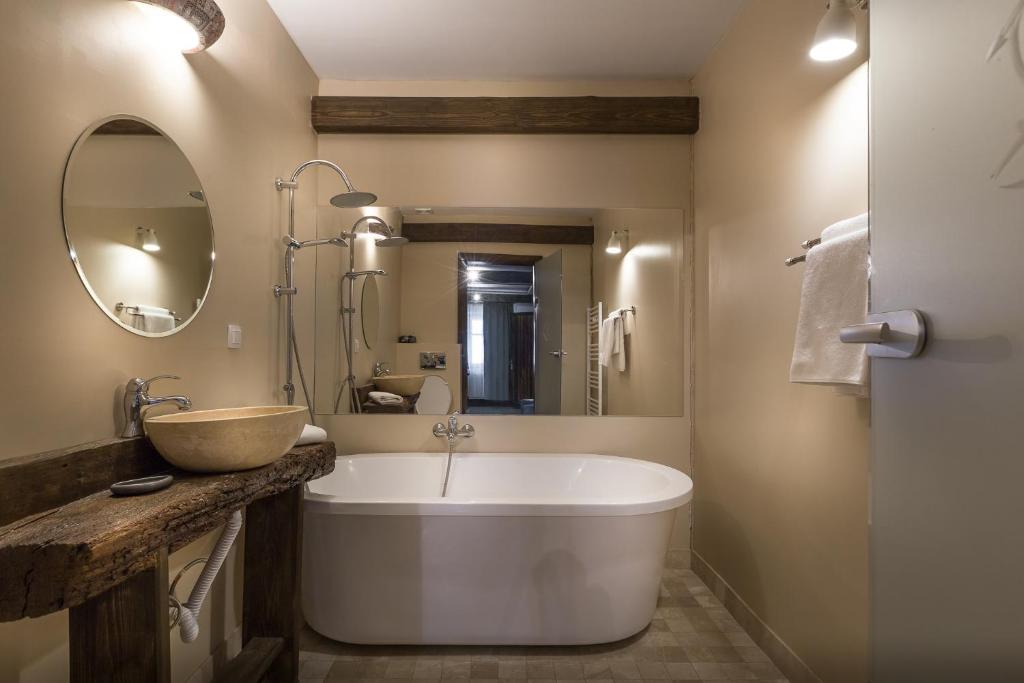 Castle Hotel Daniel, Baraolt (updated prices 2025)