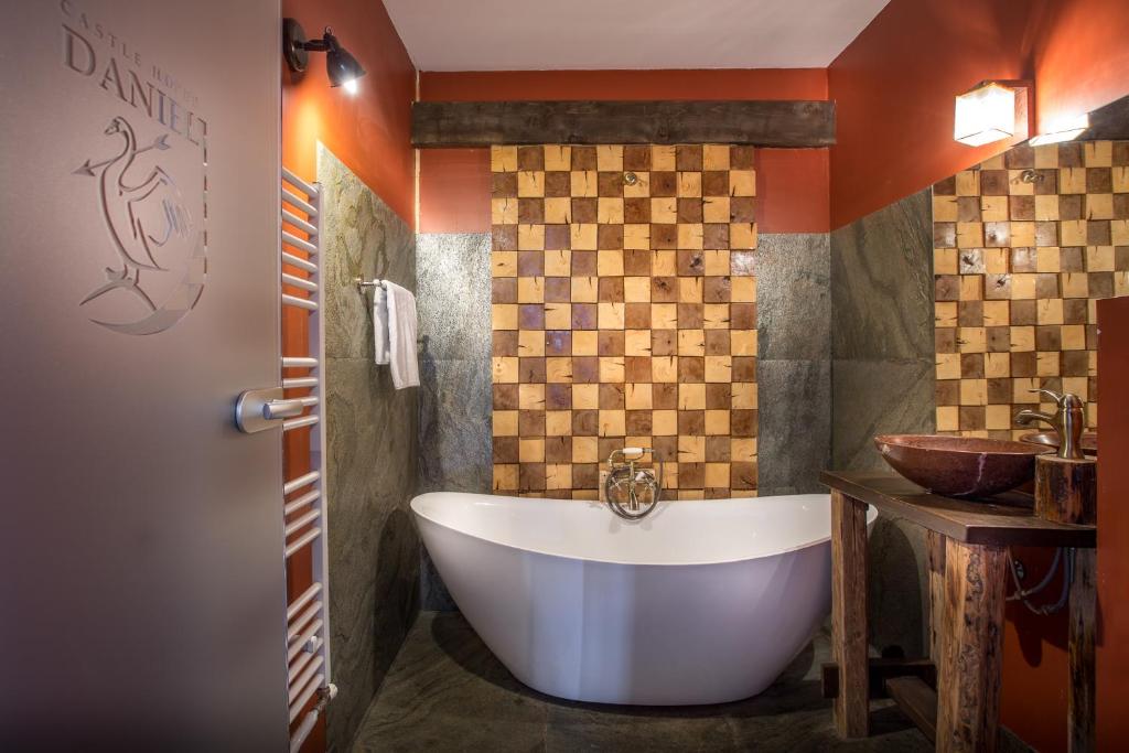 Castle Hotel Daniel, Baraolt (updated prices 2025)