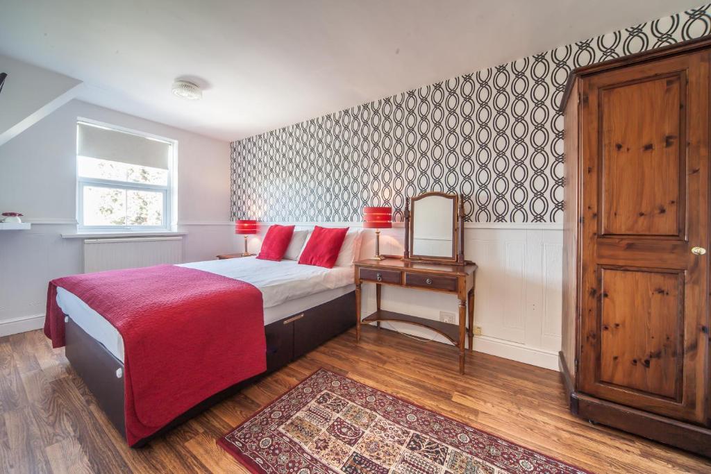 The Manor at Bickley, Bromley (updated prices 2025)