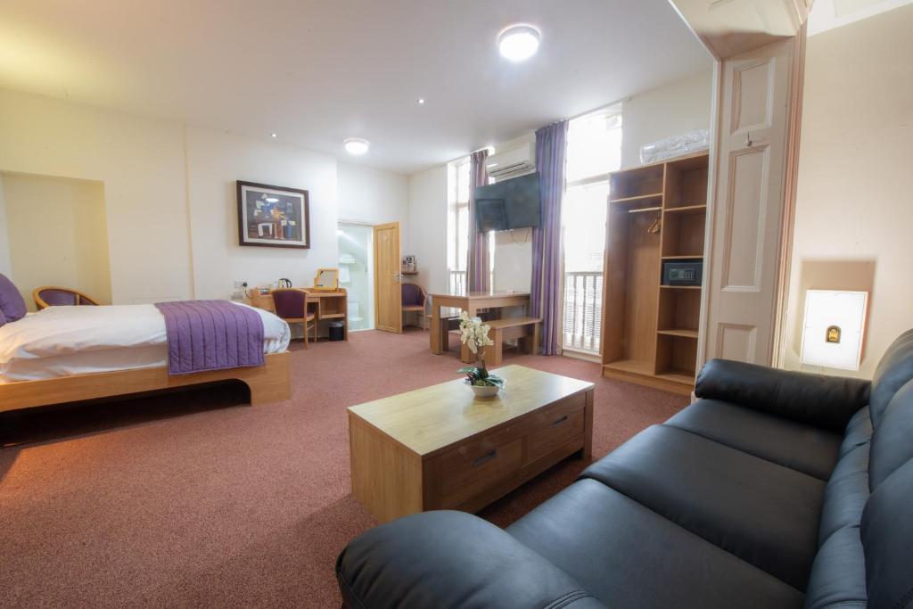 Fox Connaught London ExCel, London (updated prices 2025)