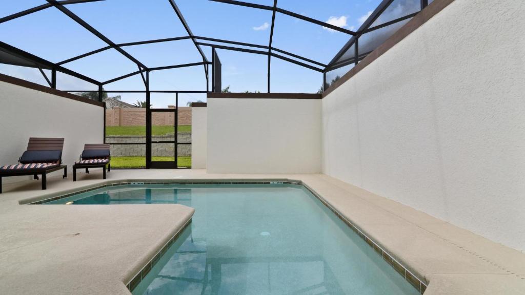 Full Moon Lagoon, Davenport