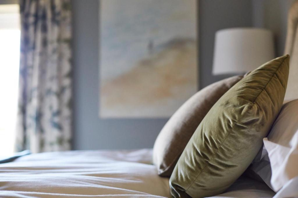 The Duncombe Arms, Ellastone (updated prices 2025)