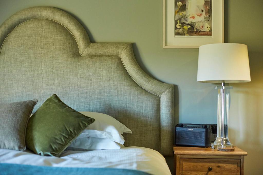 The Duncombe Arms, Ellastone (updated prices 2025)