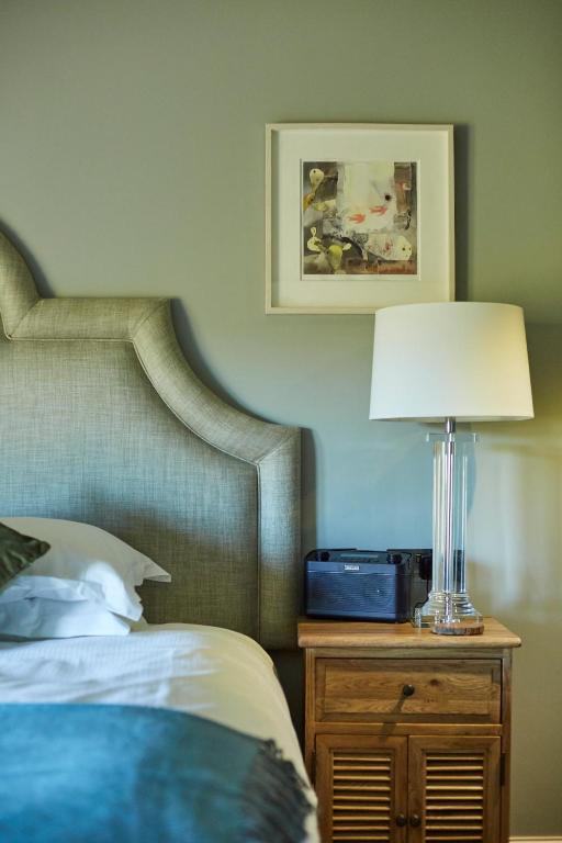 The Duncombe Arms, Ellastone (updated prices 2025)