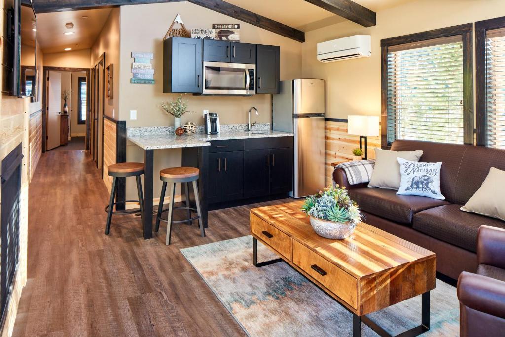 Tenaya at Yosemite, Fish Camp (updated prices 2025)