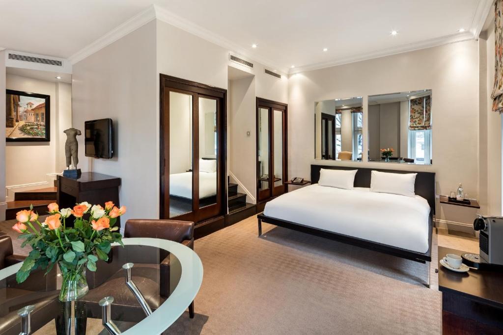 Radisson Blu Hotel, London Euston Square, London (updated prices 2025)