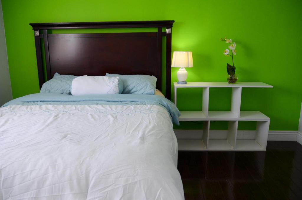 Affordable Bedroom Near Fanshawe And London Airport -