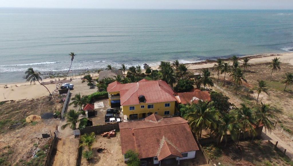 Coconut Pointe Villa & Beach Resort, Prampram (updated prices 2025)