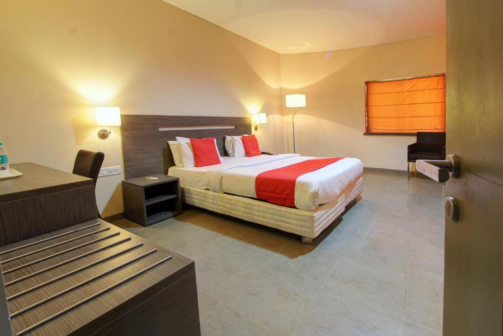 Golden Amoon Resort, Narasapura (updated prices 2025)