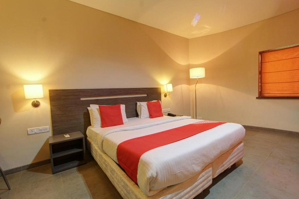 Golden Amoon Resort, Narasapura (updated prices 2025)