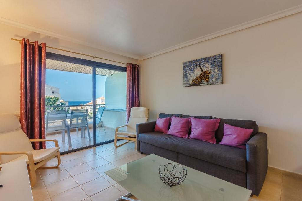 Balcon de Los Gigantes 2A037, Puerto de Santiago (updated prices 2025)