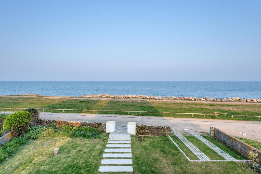 Beam Ends, Beesands (updated prices 2025)