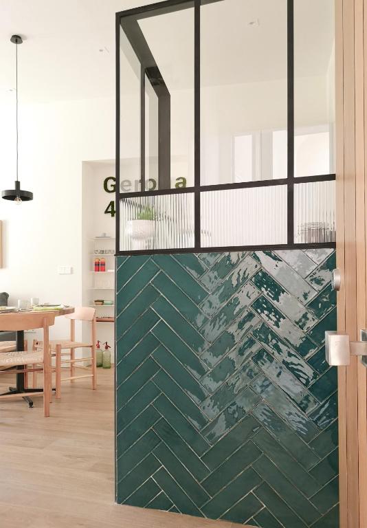 Apartamento Vintage Con Patio En Edificio De Diseño Junto A Las Setas De Sevilla - Seville