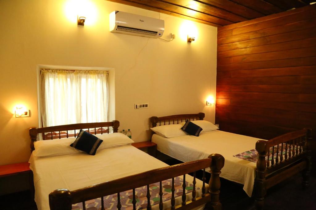 Verdant Heritage Bungalow (Entire Upper Floor) - Kochi, India